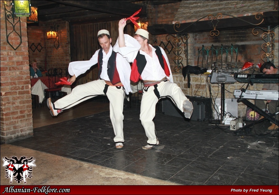 Show in Pirro mani - Albanian Folklore